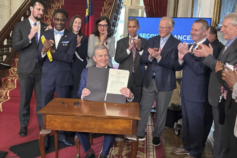 ‘People can turn their lives around:’ Gov. Cooper speaks to prison ...