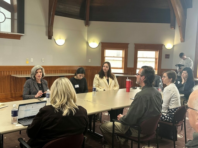 Iowa university leaders, students say federal financial aid ...