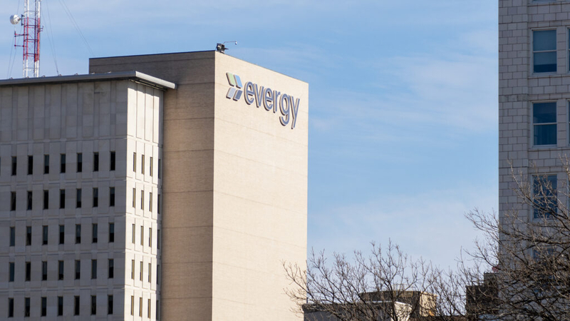 Evergy receives Missouri approval to build gas plants, solar farms ...