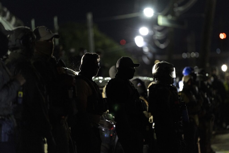 After curfew set outside Newark migrant jail, numerous protesters ...