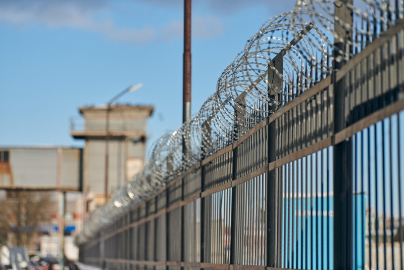 Sewage flooding cells inside Torrance County ICE prison again ...