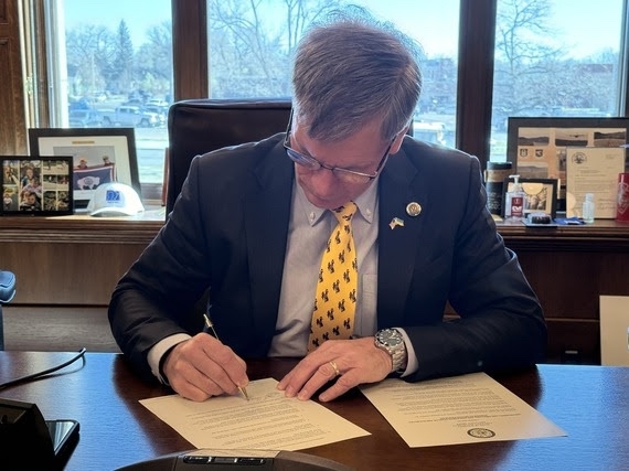 Executive order ensures summer food assistance for Wyoming kids | News ...