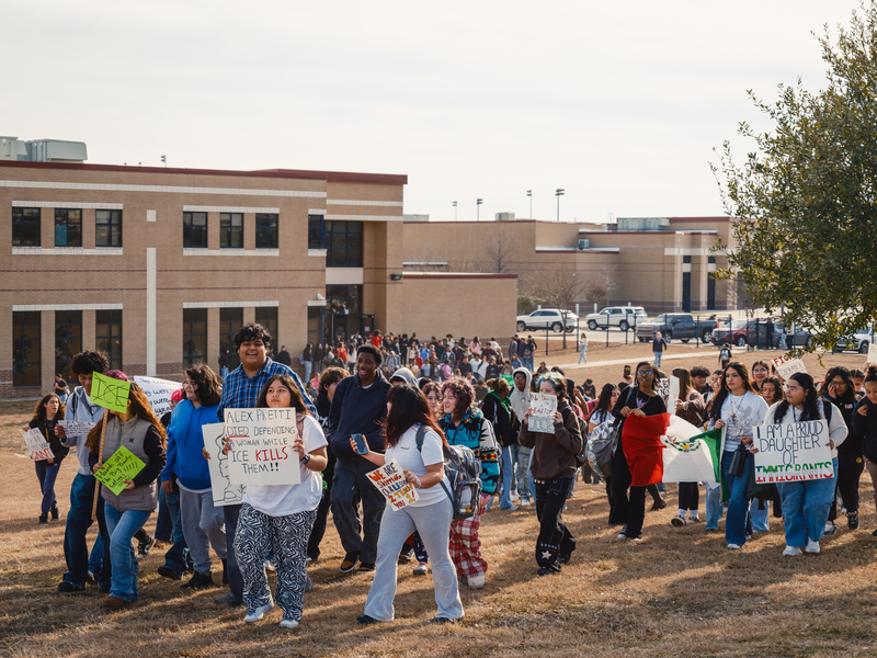 Hundreds of Texas public school students walk out to protest ICE ...