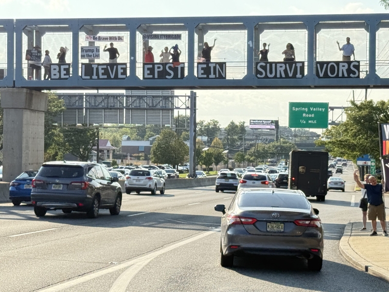 Trump critics take to NJ bridges for ‘rush-hour resistance’ | News From ...