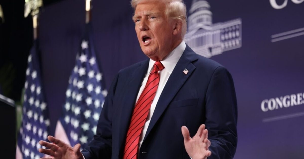 Federal judge blocks Trump plan to freeze spending on grants, loans ...