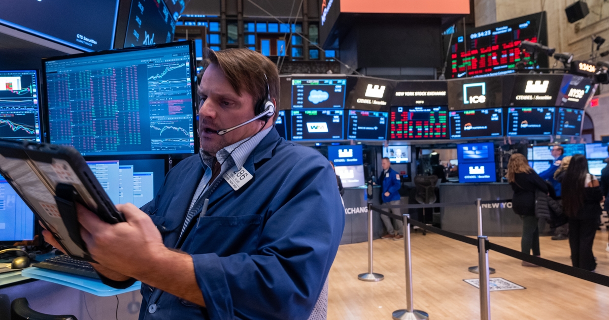 Stock trading by members of Congress could be banned in bipartisan push ...