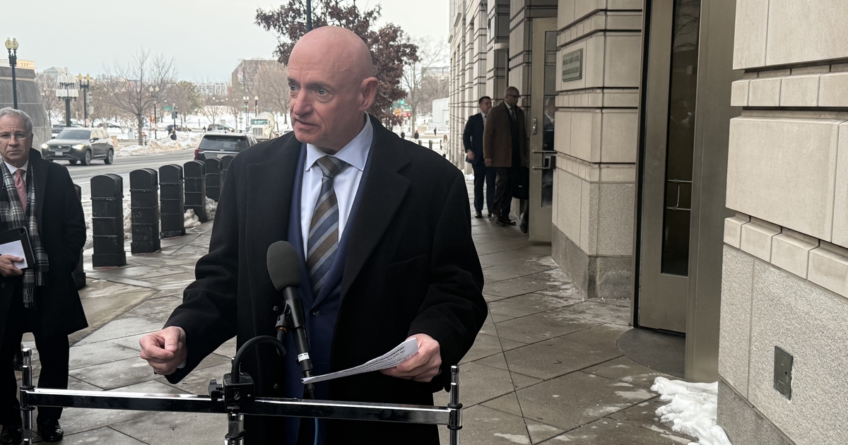 Federal judge blocks Pentagon attempt to demote Sen. Mark Kelly over ...