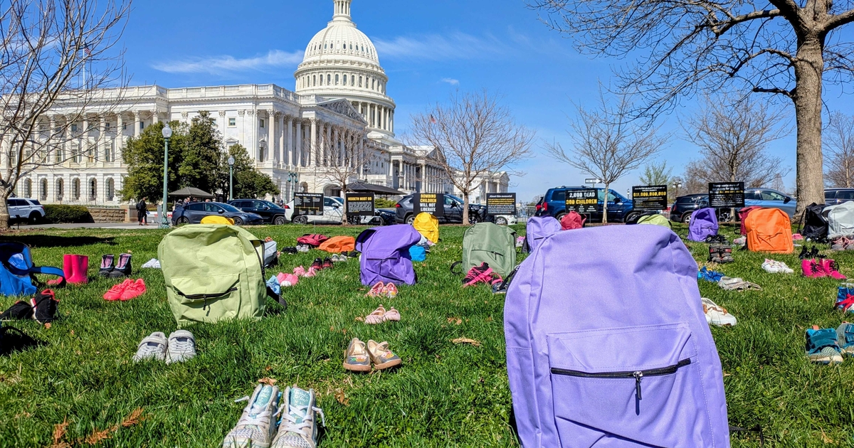 Protesters of Iran war spotlight children killed in school bombing ...