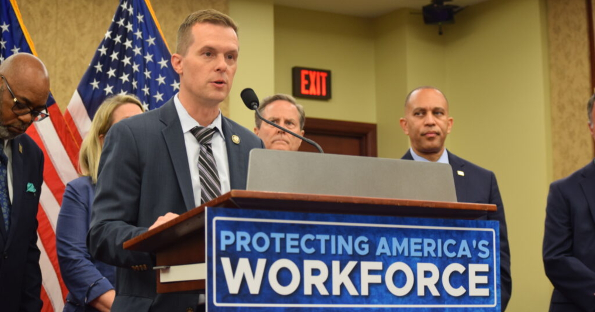 For now, Rep. Golden effort to force vote to restore federal worker union rights falls short ...