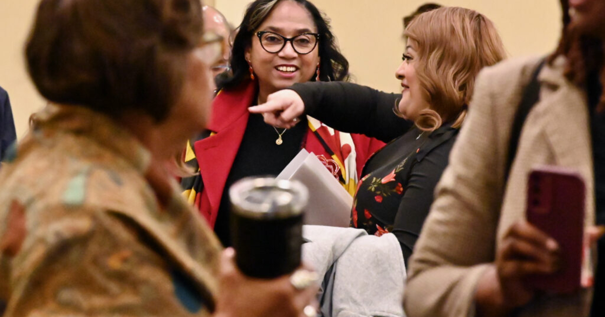 Peña-Melnyk unveils House leadership shake-up, expands standing ...