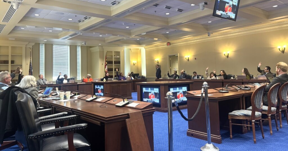 House committee advances bill to ban sheriffs’ agreements with ICE, a ...