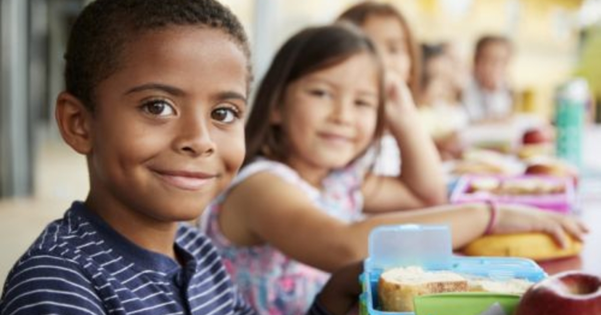 Food costs force more families to rely on school meals, report finds ...