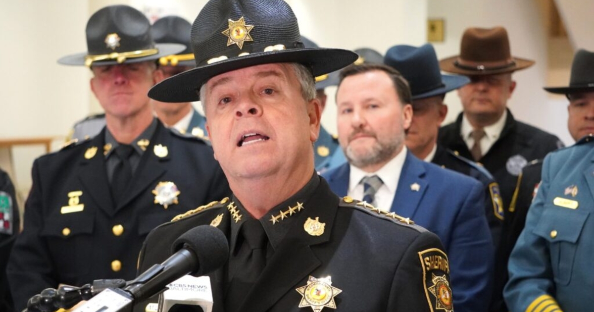 As federal immigration enforcement expands, local police struggle with ...