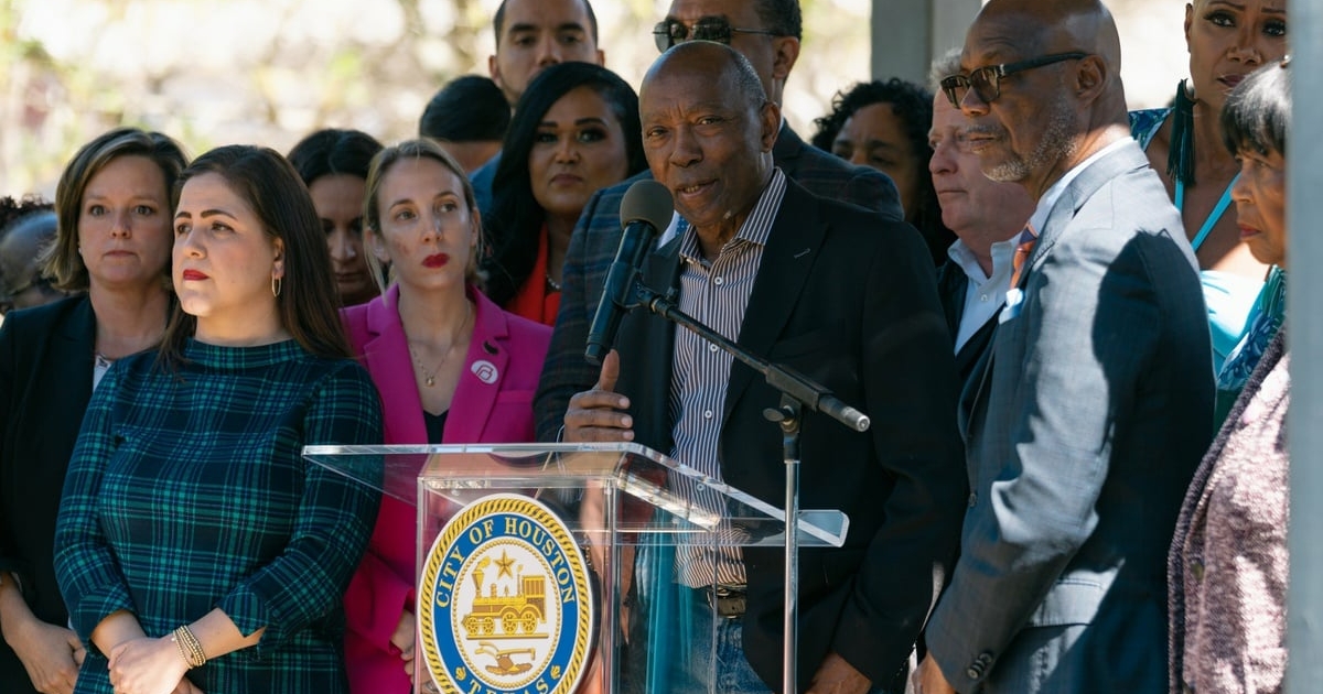 Houston ISD families blast the state’s takeover of the district as an ...