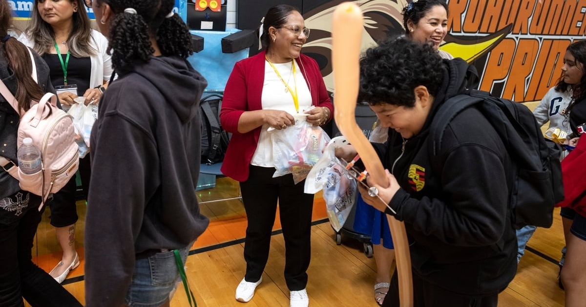 A fight to save an Austin middle school puts families at odds with ...
