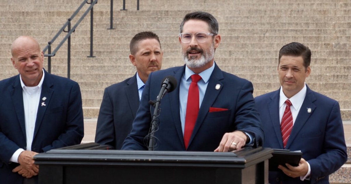 Oklahoma bill barring drag performances harmful to minors advances out ...