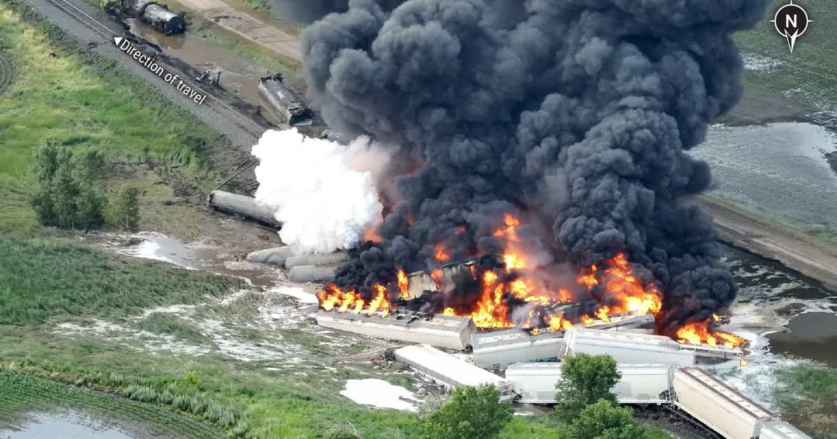 Train derailment may have involved flawed rail cars, report says | News ...