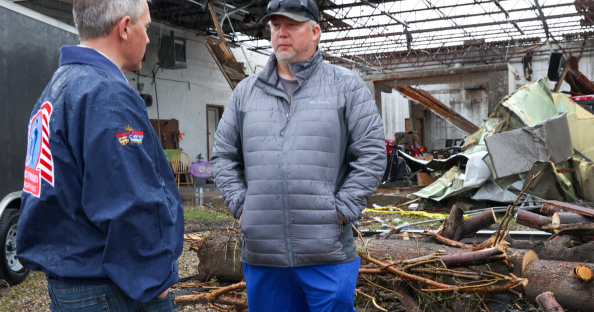 Governor pledges state support for storm victims while touring eastern ...