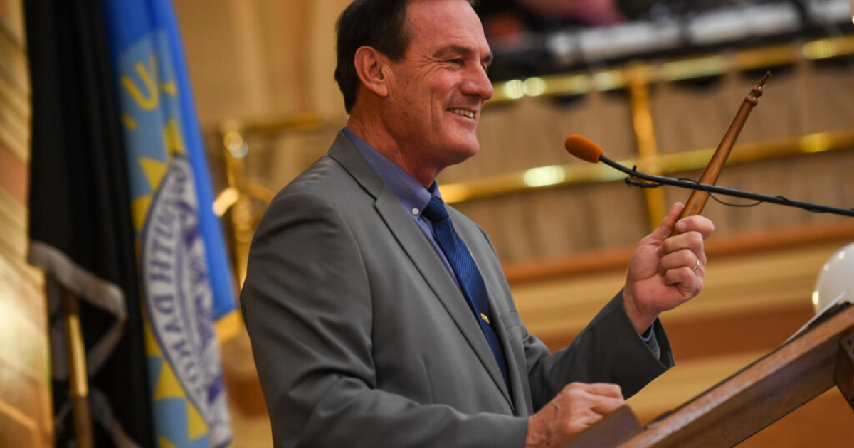 Behind the humor, lieutenant governor’s second broken gavel has ...