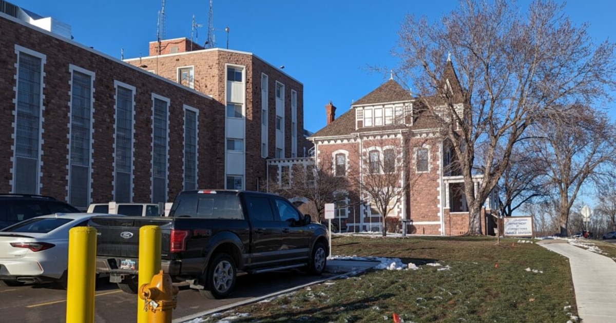 Prison staff memo: Tablet-based phone calls could come back, messaging ...