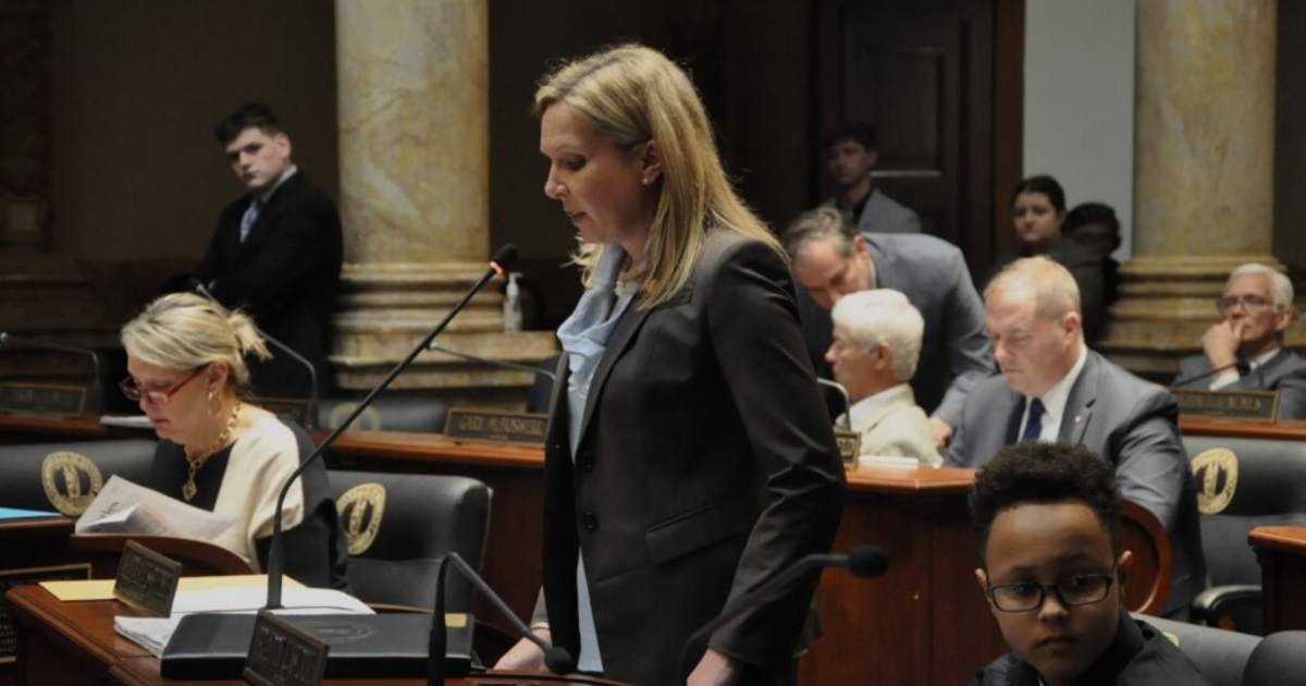 Kentucky state employees would gain parental leave under bill approved ...