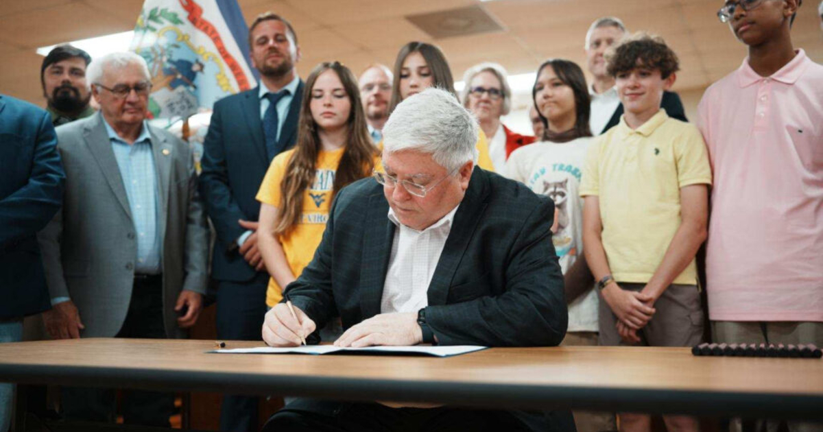 Morrisey signs bill creating ‘Troops to Teachers’ program for veterans ...
