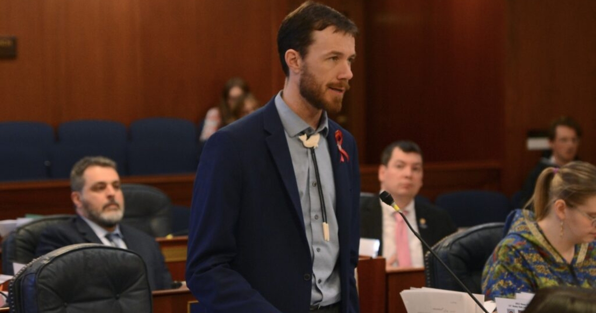 Alaska House encourages school districts to limit students’ cellphones ...