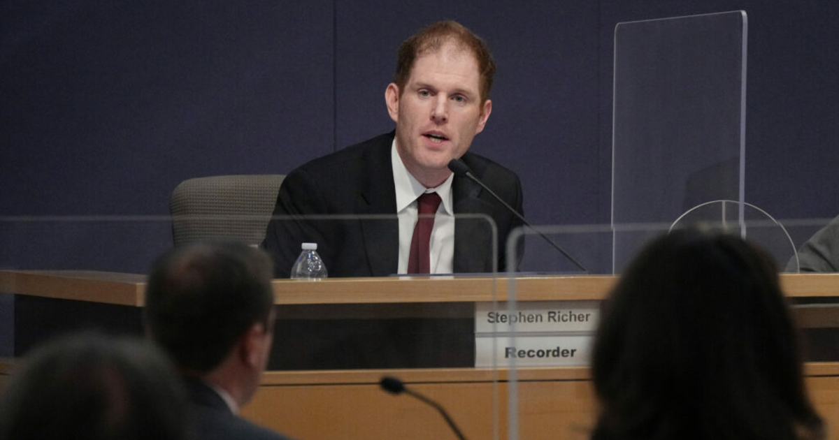 After criticizing the ‘audit,’ Stephen Richer received death threats. A ...