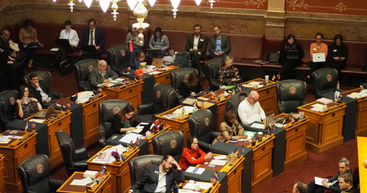 Colorado Senate passes bill to shorten waiting period for medical aid ...