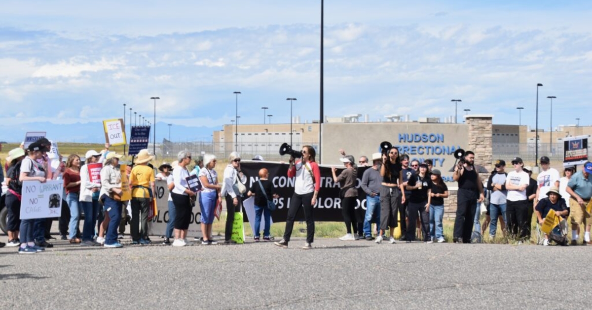 ‘Just say no’: Colorado activists protest potential new ICE detention ...