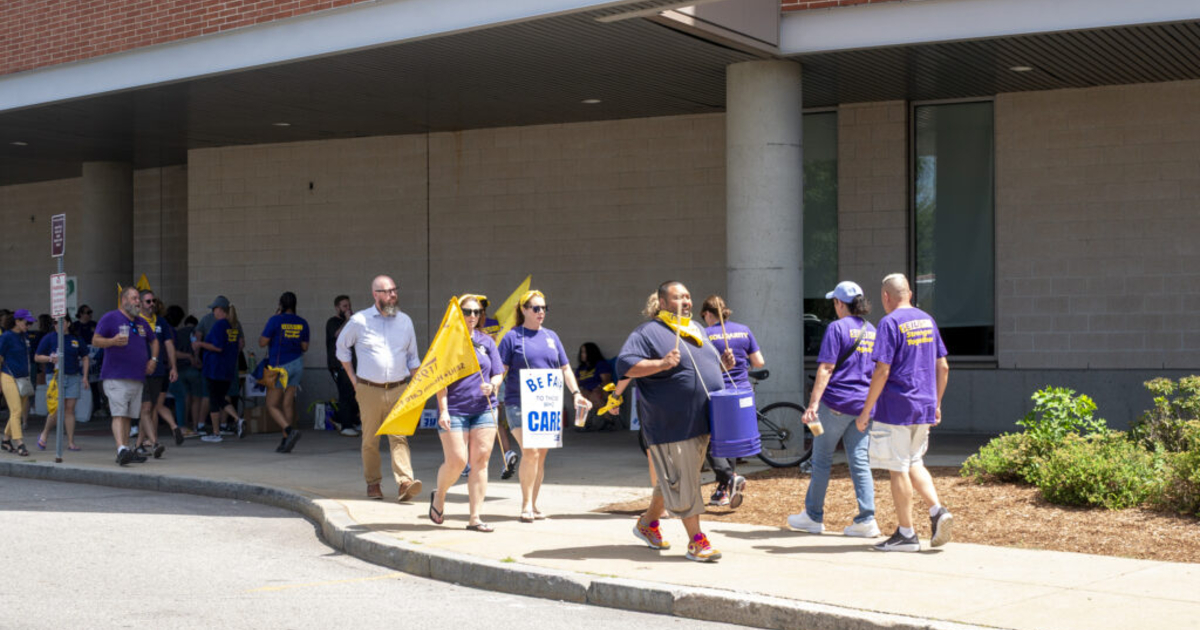 Women & Infants workers drum up support for their Butler colleagues as ...