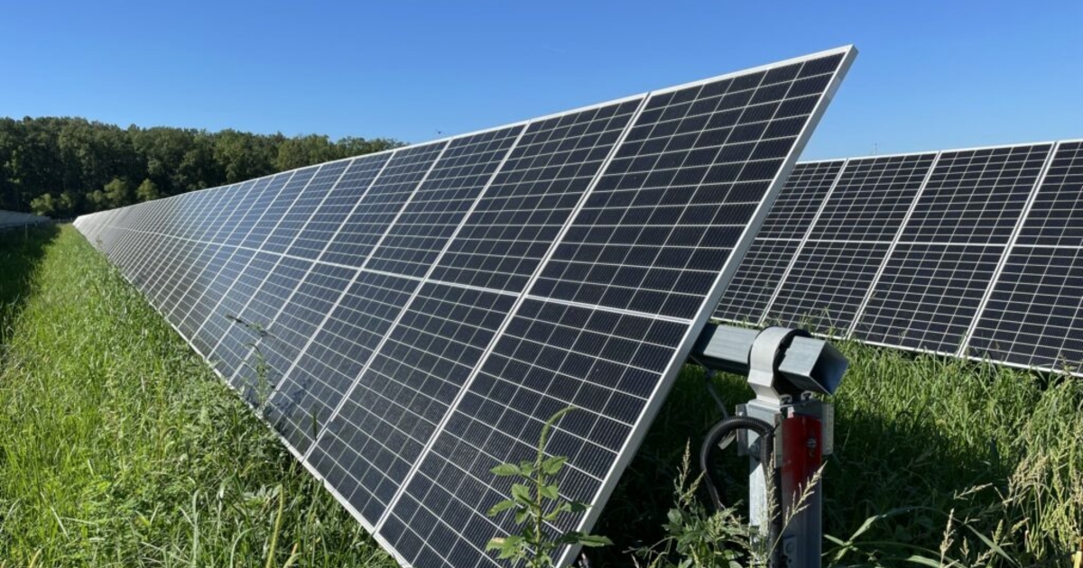 Clean energy projects a boon to union workers making solar panels ...