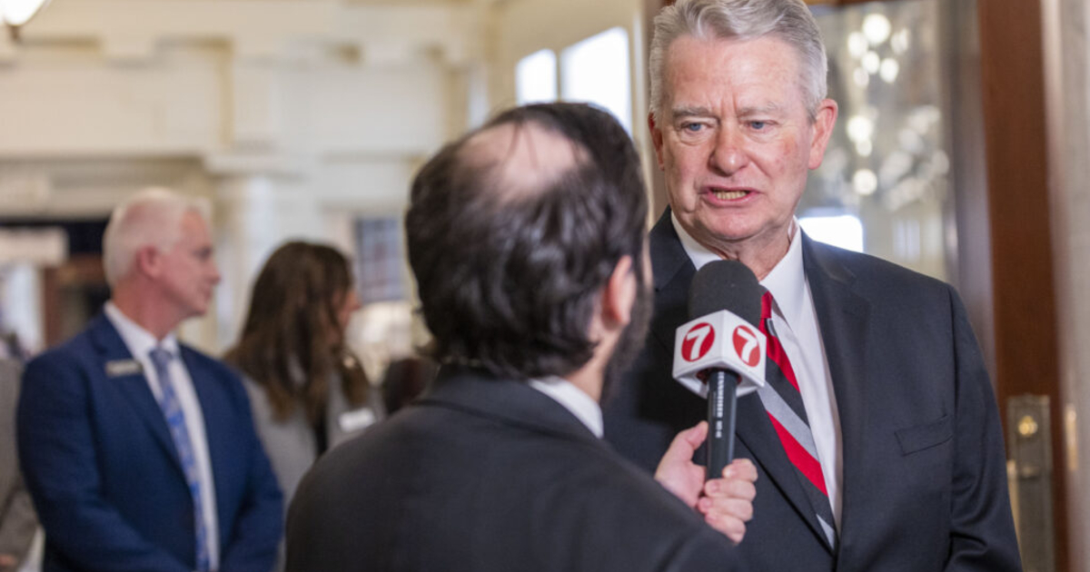Idaho will have journalism shield law, after Gov. Little signs bill ...