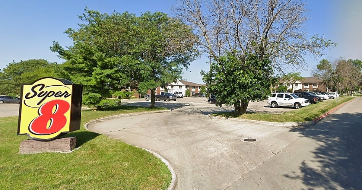 Clive hotel, uninspected for two years, faces a second bed bug lawsuit ...