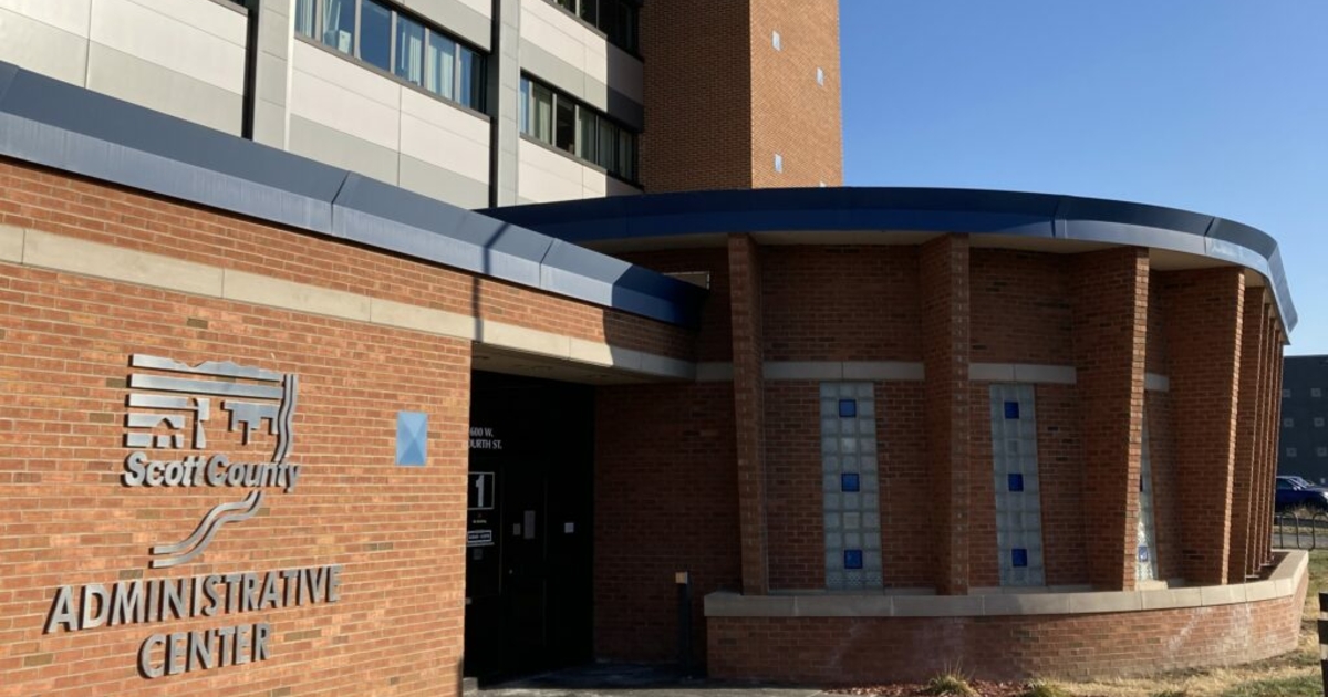 Judge rules in Pleasant Valley school board case | News From The States