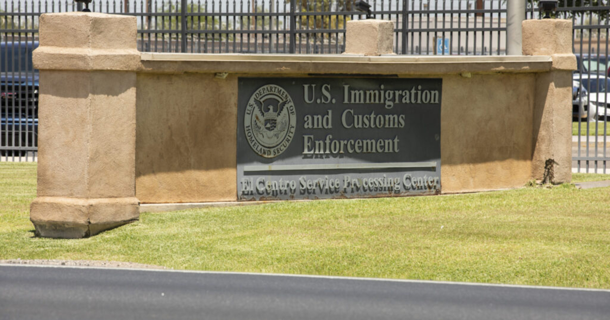 Bill would impose felony for Iowa law officers who defy state ...