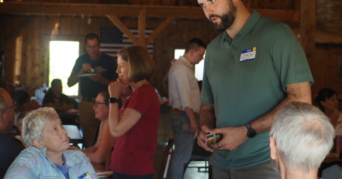Senate Democratic candidates Zach Wahls, Nathan Sage pitch to potential ...
