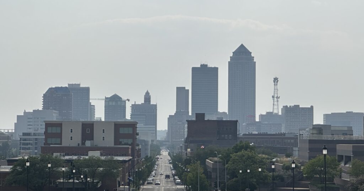Wildfire smoke from Canada causes poor air quality in Iowa this weekend ...