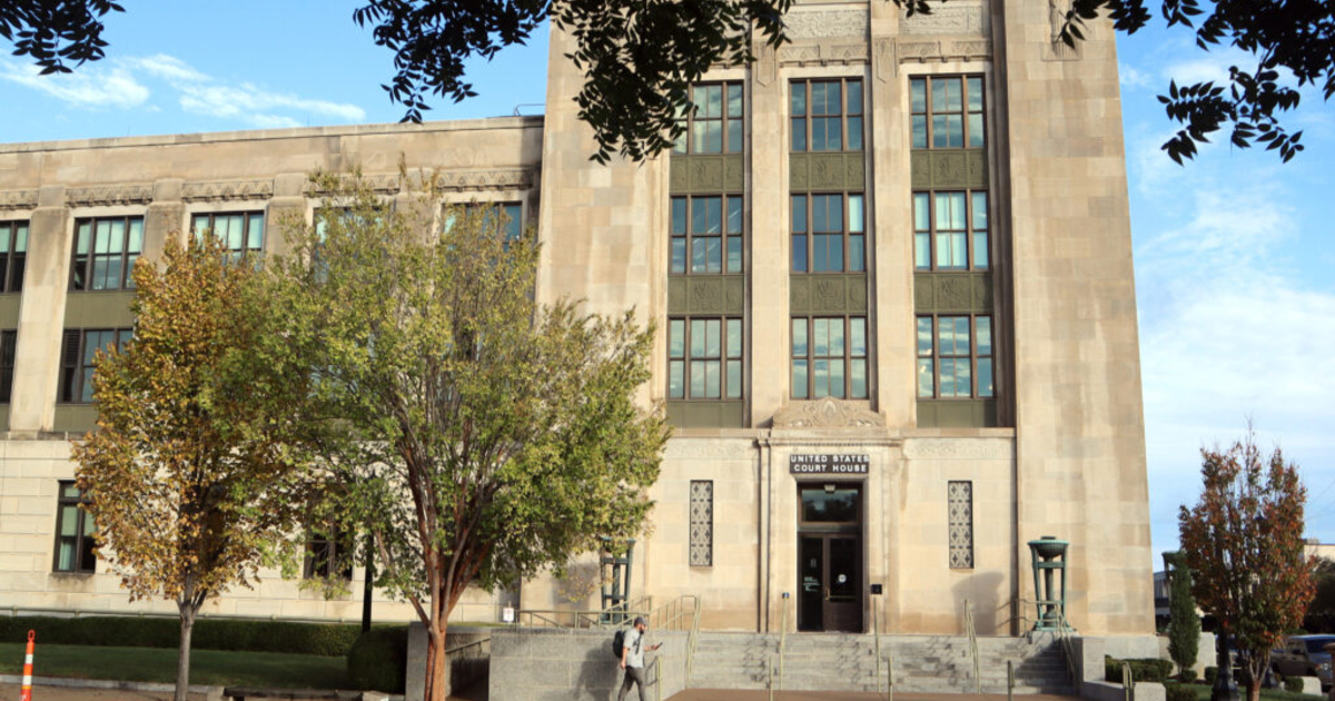 A rainy Monday witnesses the final chapter in a notorious Kansas bank ...