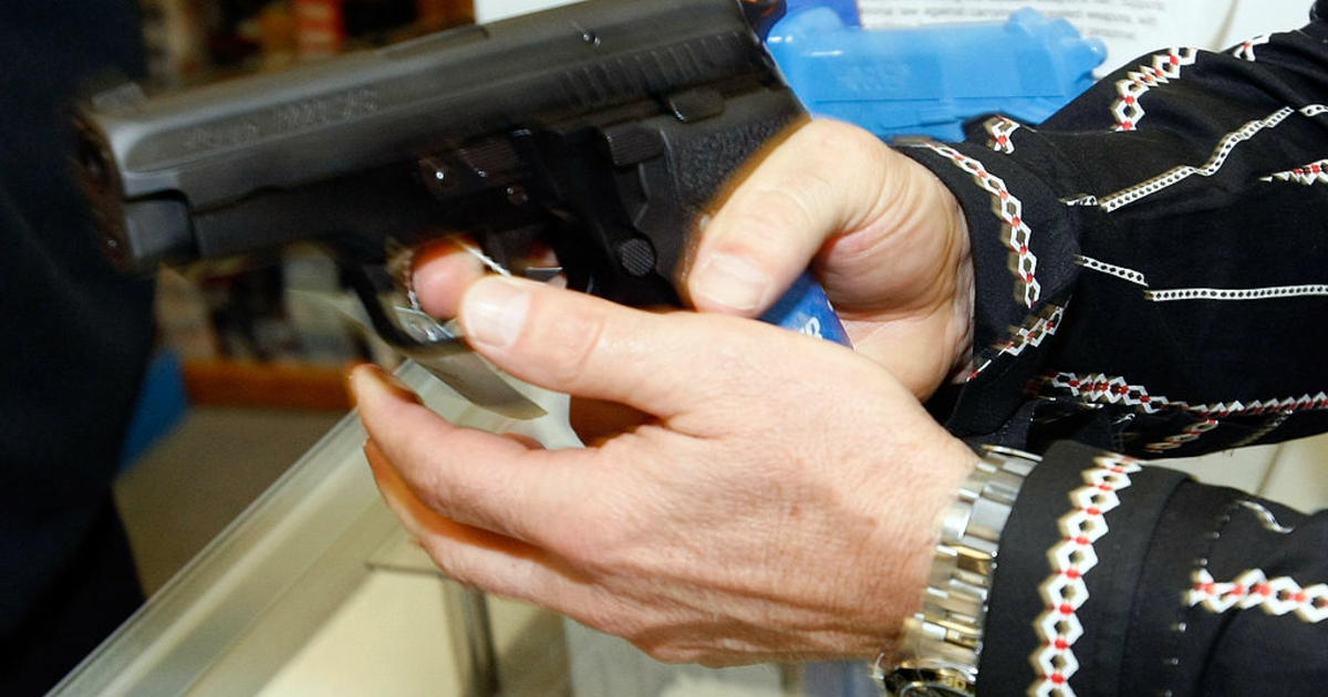 U.S. senators shoot blanks with Second Amendment stance on shipping ...