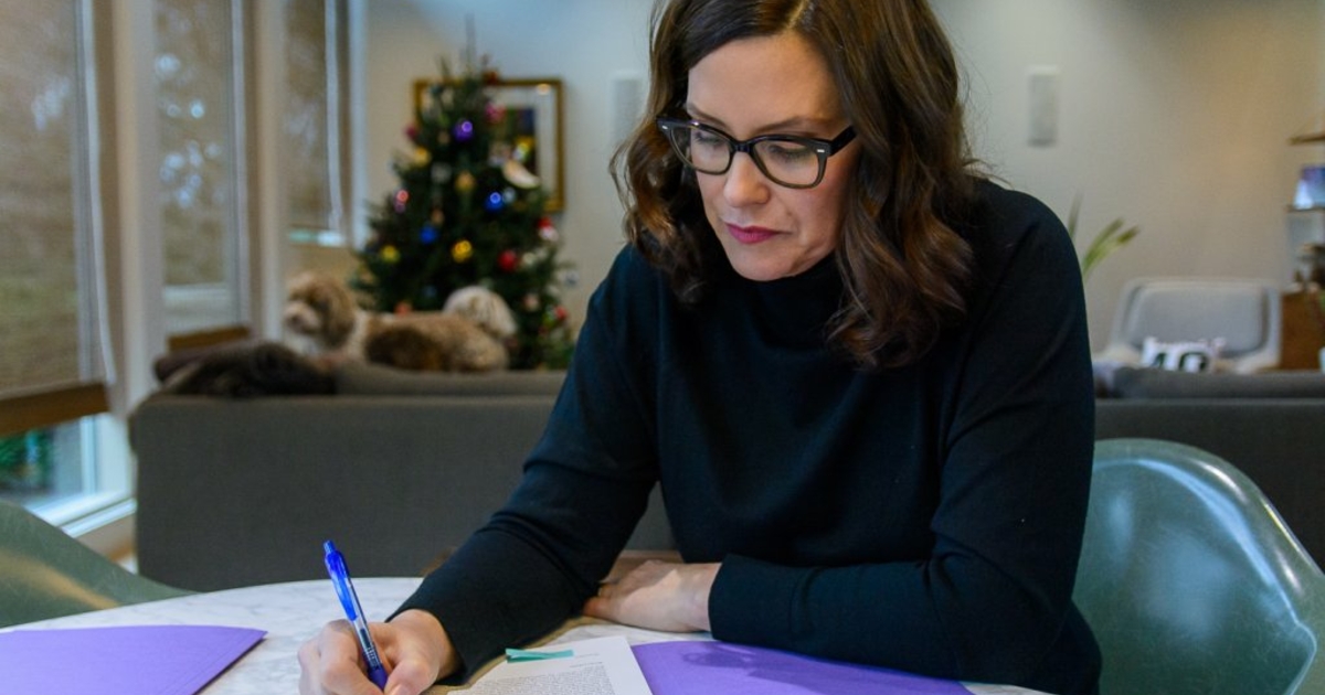 Whitmer signs water shutoff extension, more bills into law | News From ...