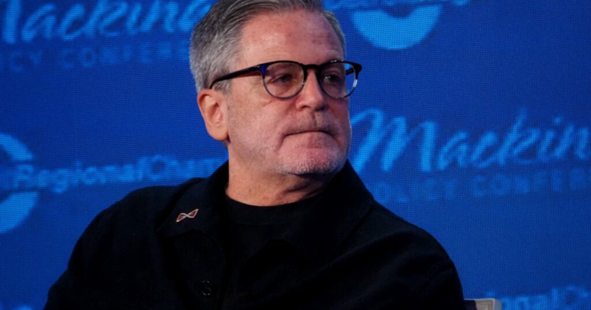 Gilbert ‘optimistic’ about Ren Center’s future after GM moves to his ...