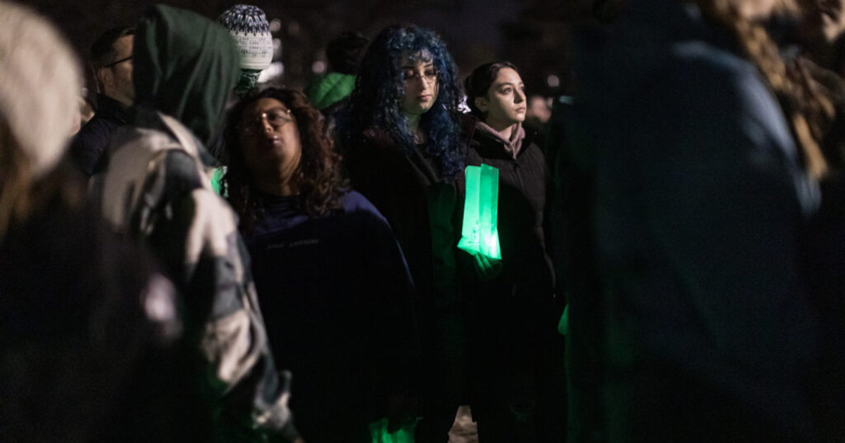 Green lights, silent tears at Michigan State University vigil honoring ...