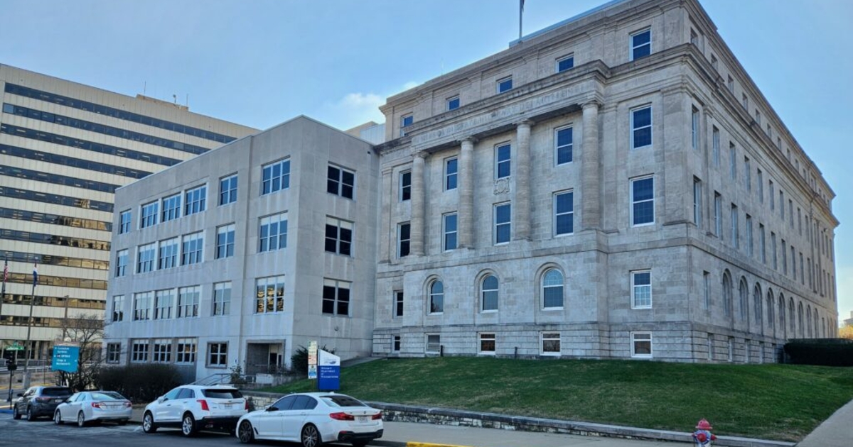 Future of MoDOT building puts hitch in Missouri Capitol expansion plans ...