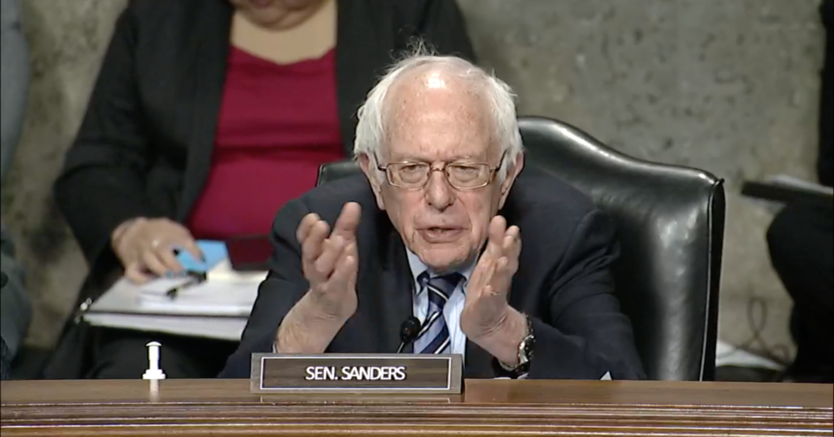 Bernie Sanders confronts former Starbucks CEO over union-busting ...