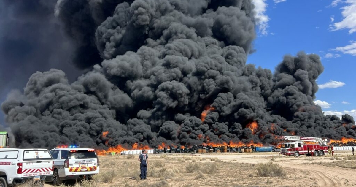 Albuquerque chose not to send out a mass alert about the plastic fire ...