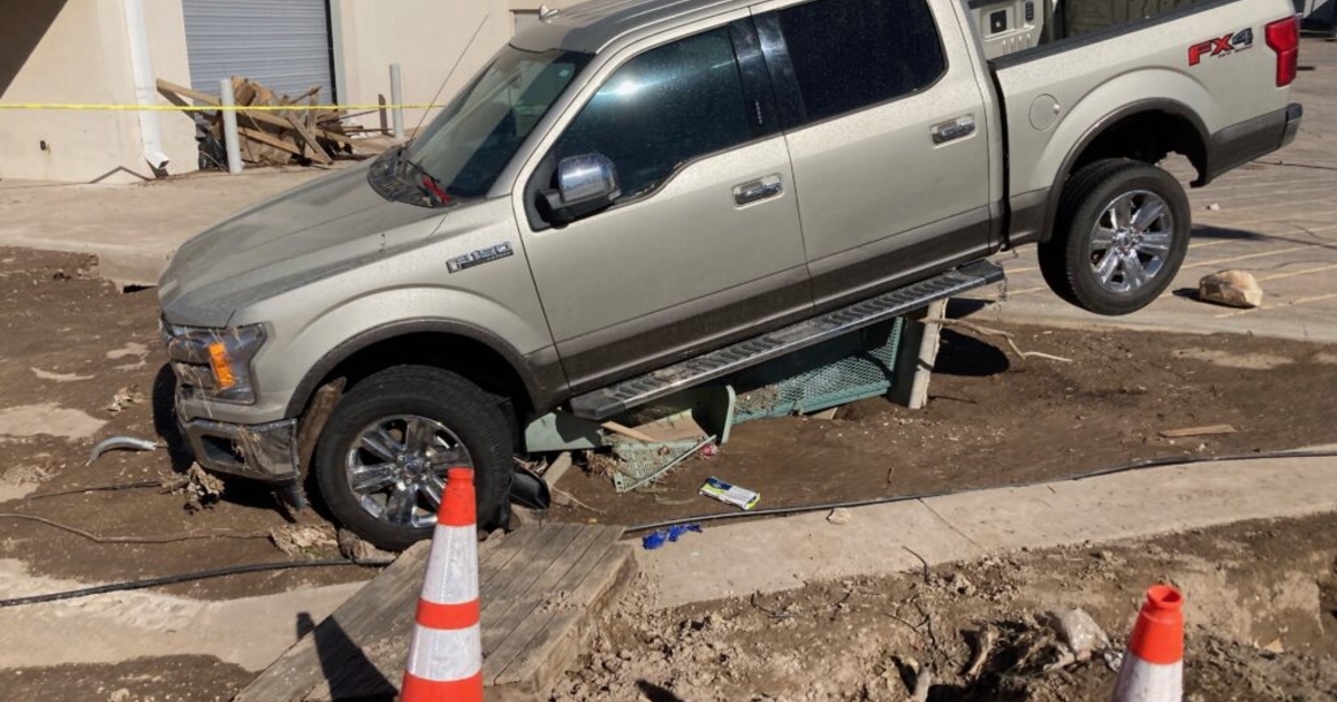 Officials tour ‘unbelievable’ deadly flood damage in Roswell following ...