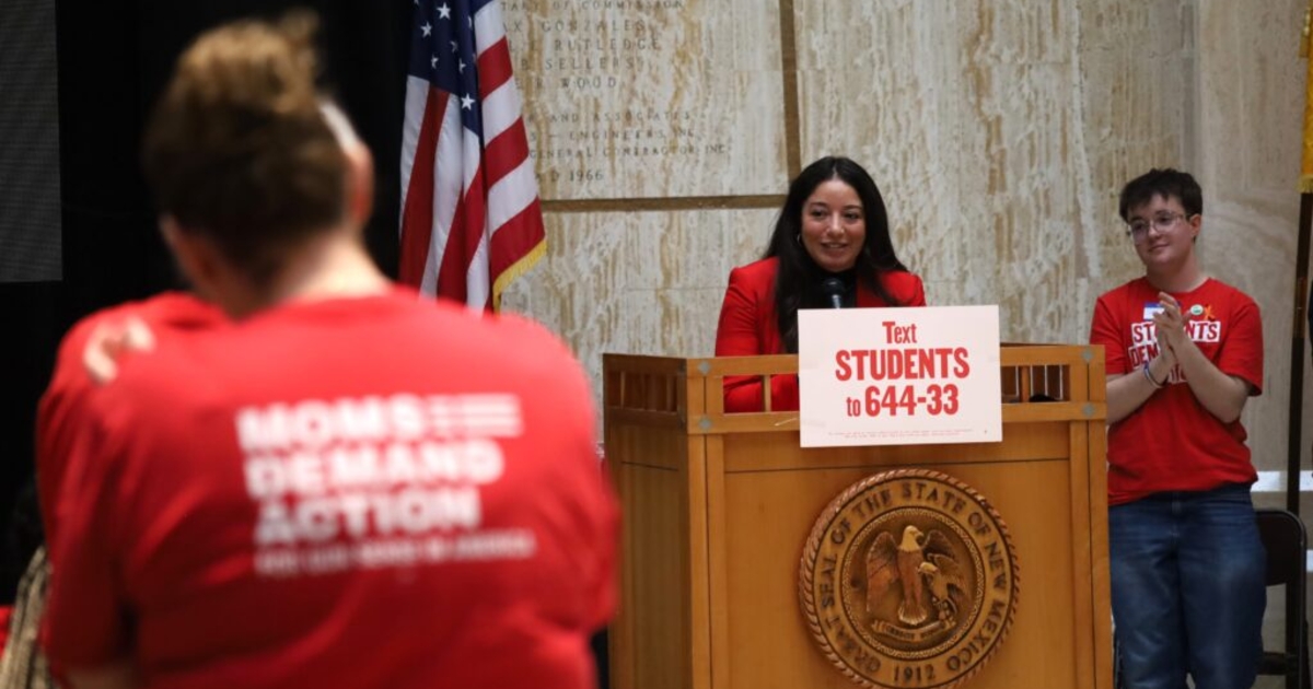 Parents, students and lawmakers rally for gun ban | News From The States