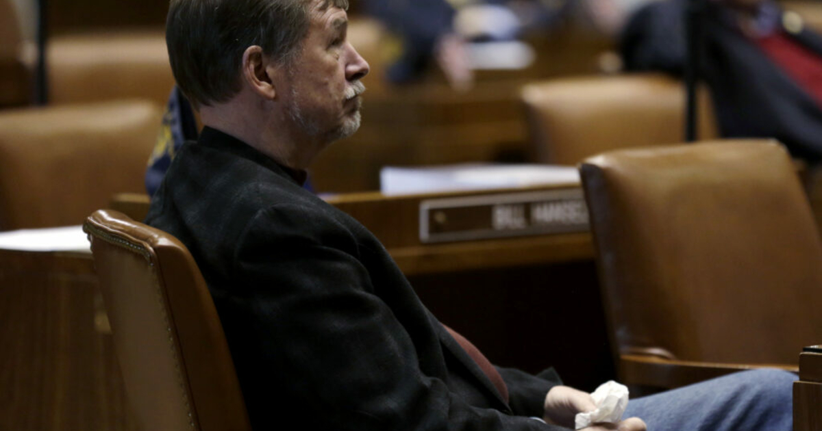 Republican senators sue Oregon Senate president, secretary of state ...