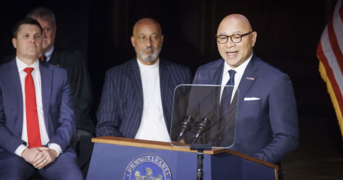 Tim DeFoor and Dave Sunday keep focus on respective offices at ...